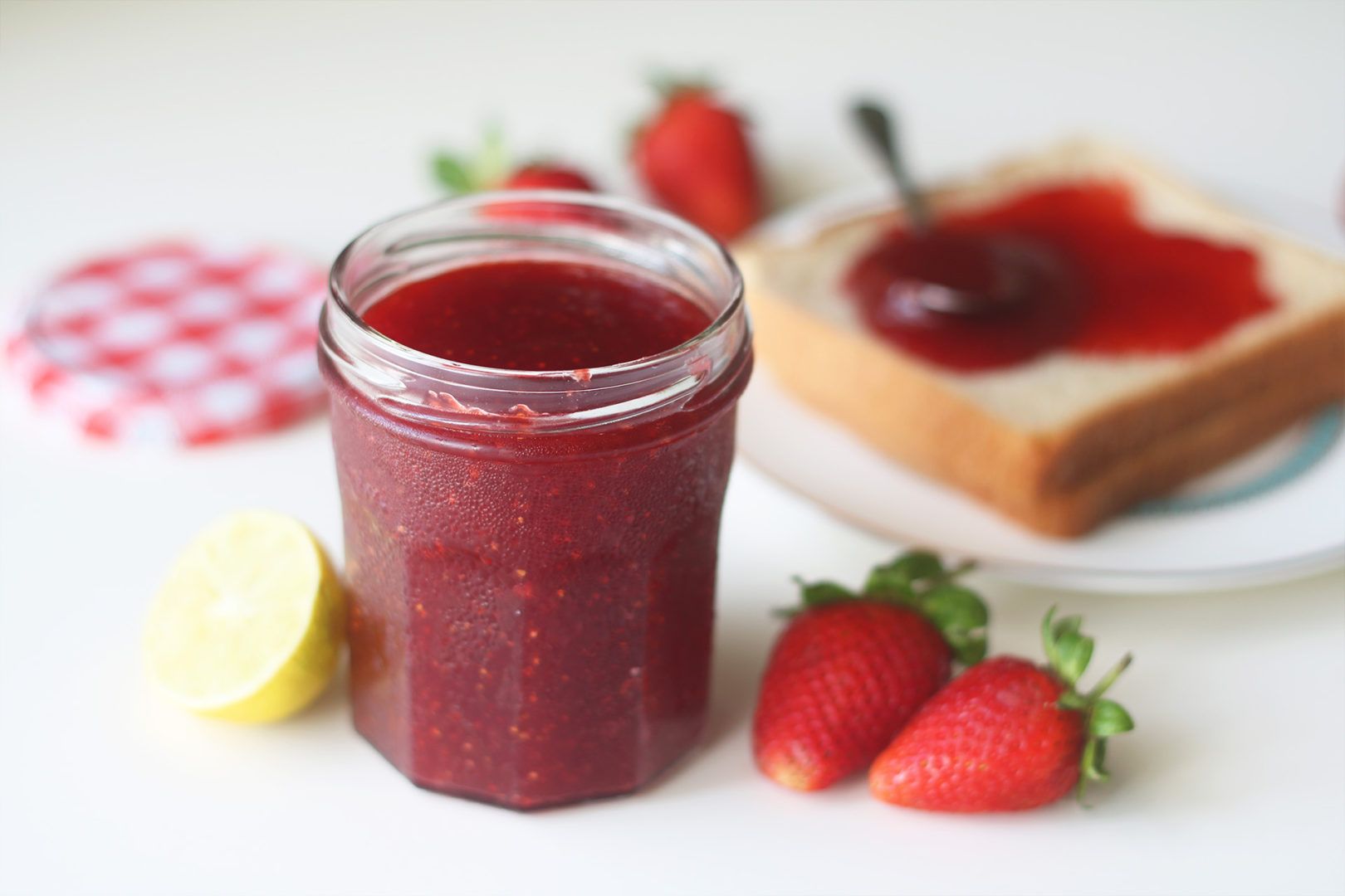 Homemade Strawberry Jam - without fruit pectin - The Indian Claypot